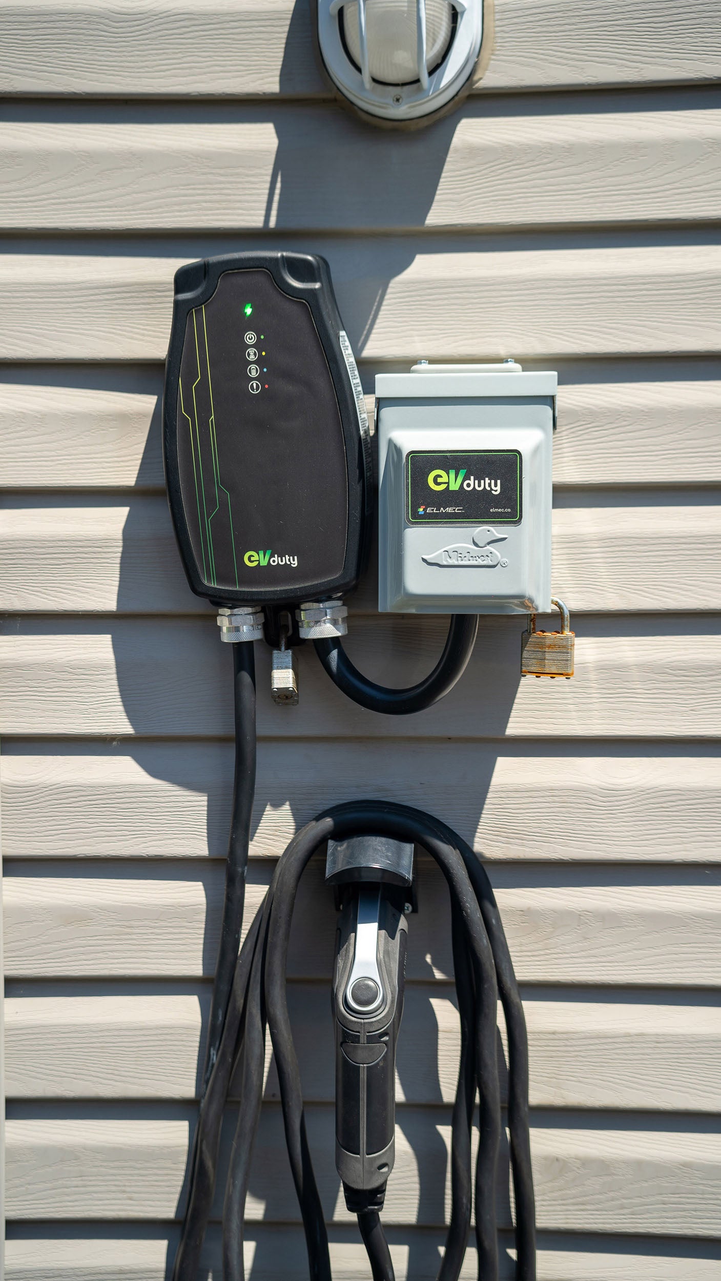 Borne De Recharge Flo X6 Maison Station De Recharge Canada Borne De Recharge Flo X6 Maison Station De Recharge Canada